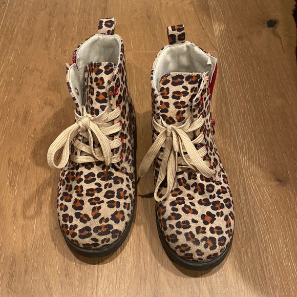 Shoes | Fuzzy Leopard Print Combat Boots With Dark Red Zipper And Shoe ...
